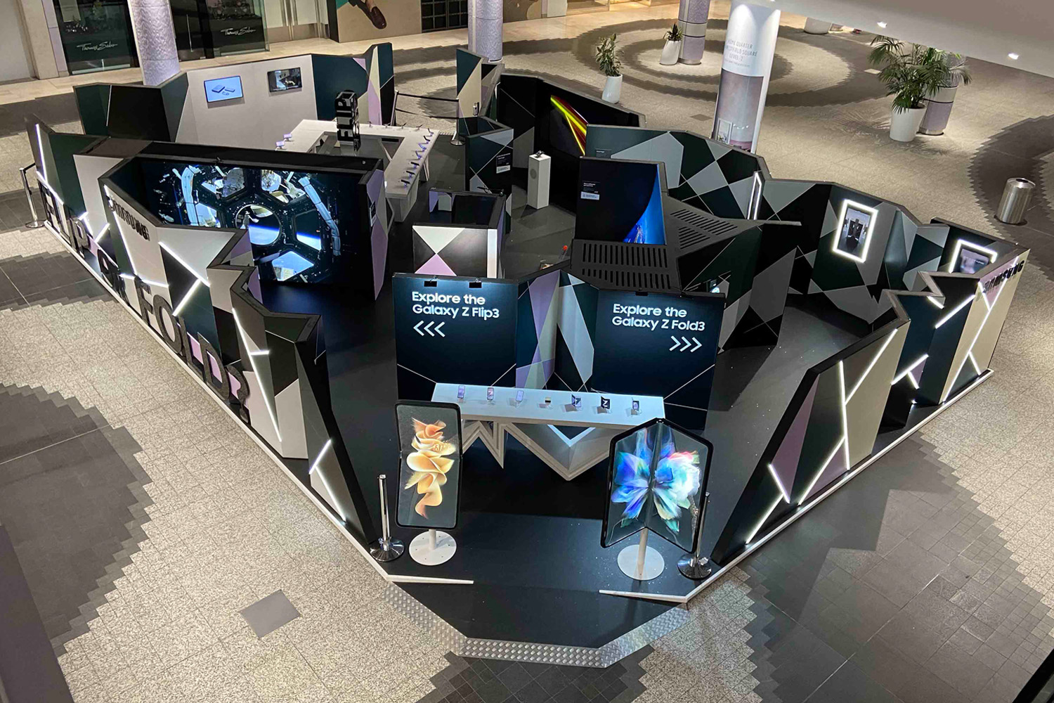 Samsung’s Flip & Fold Maze – Ask The Impossible